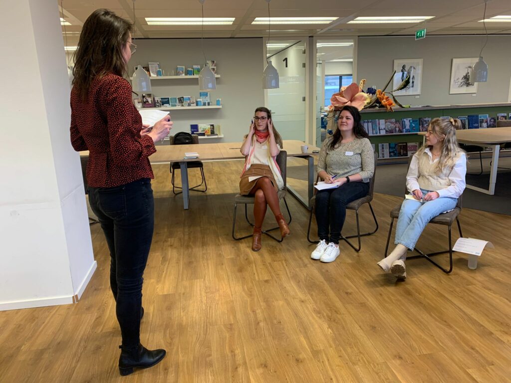 Jezelf én je onderzoek leren presenteren - NVPO